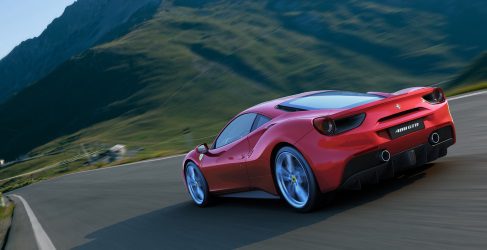 James May prueba el nuevo Ferrari 488 GTB - Motor y Racing