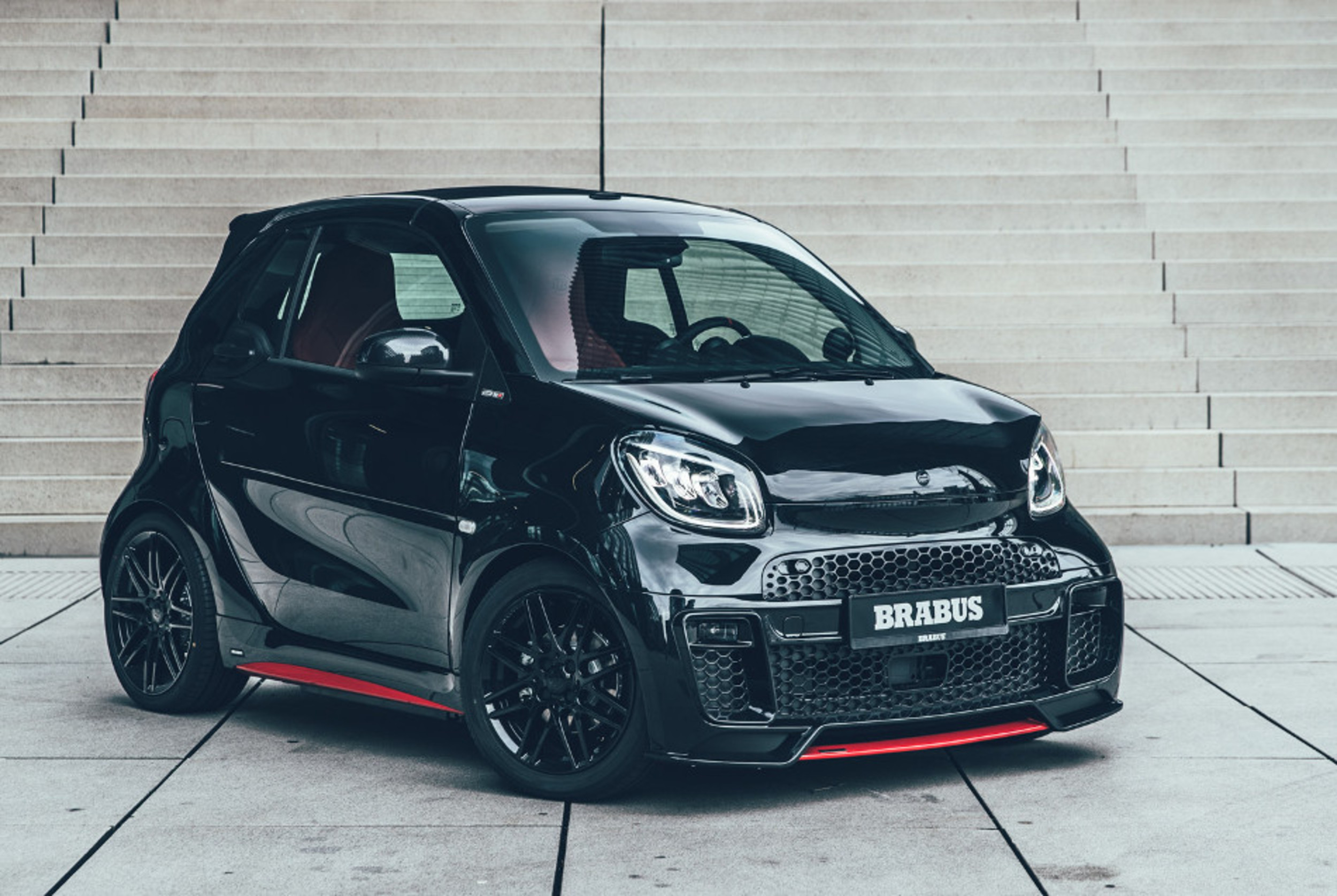 Brabus mostró el nuevo Smart Brabus 92R - Motor y Racing