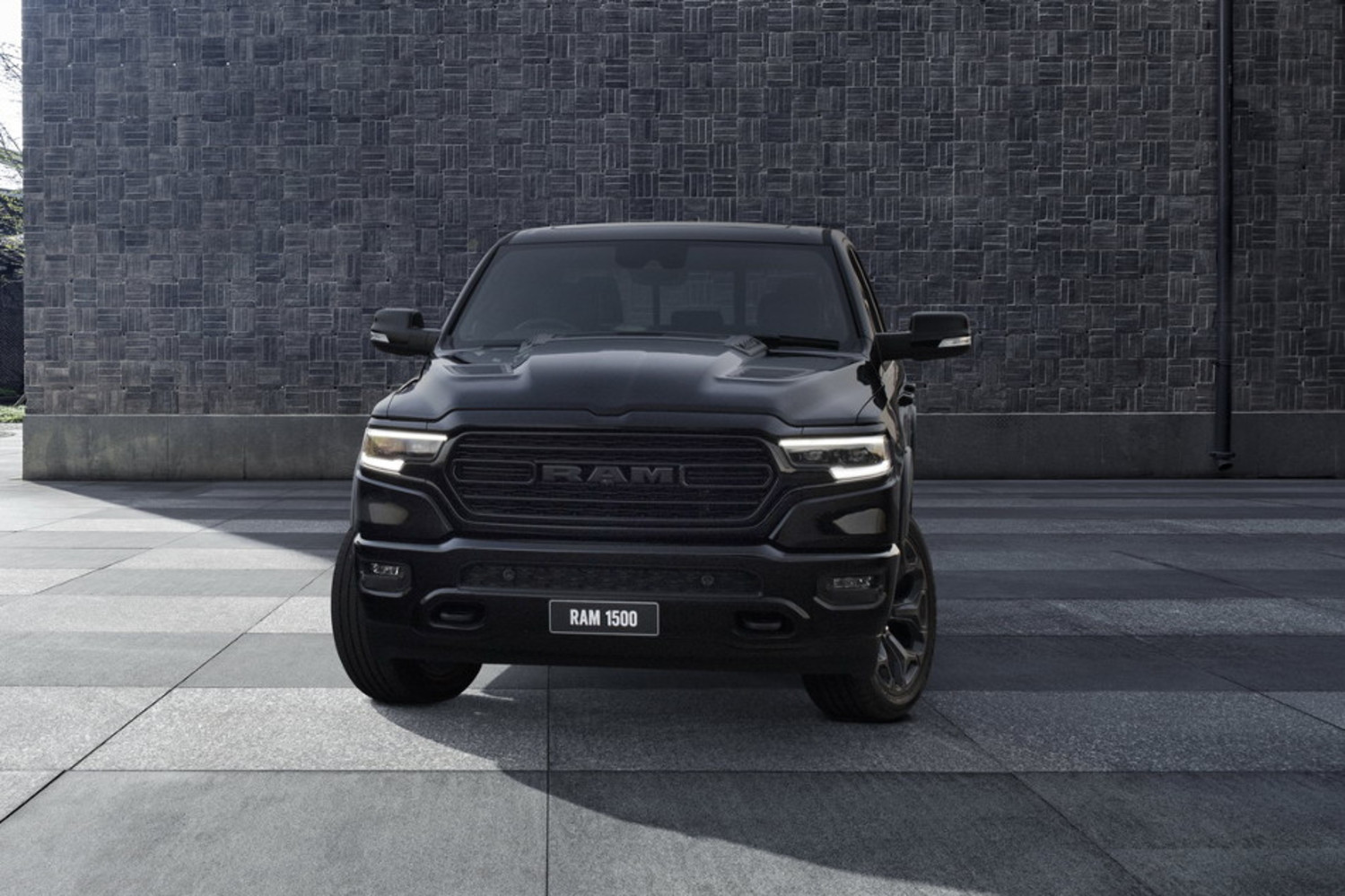 Ram 1500 DT 2021 - Motor y Racing