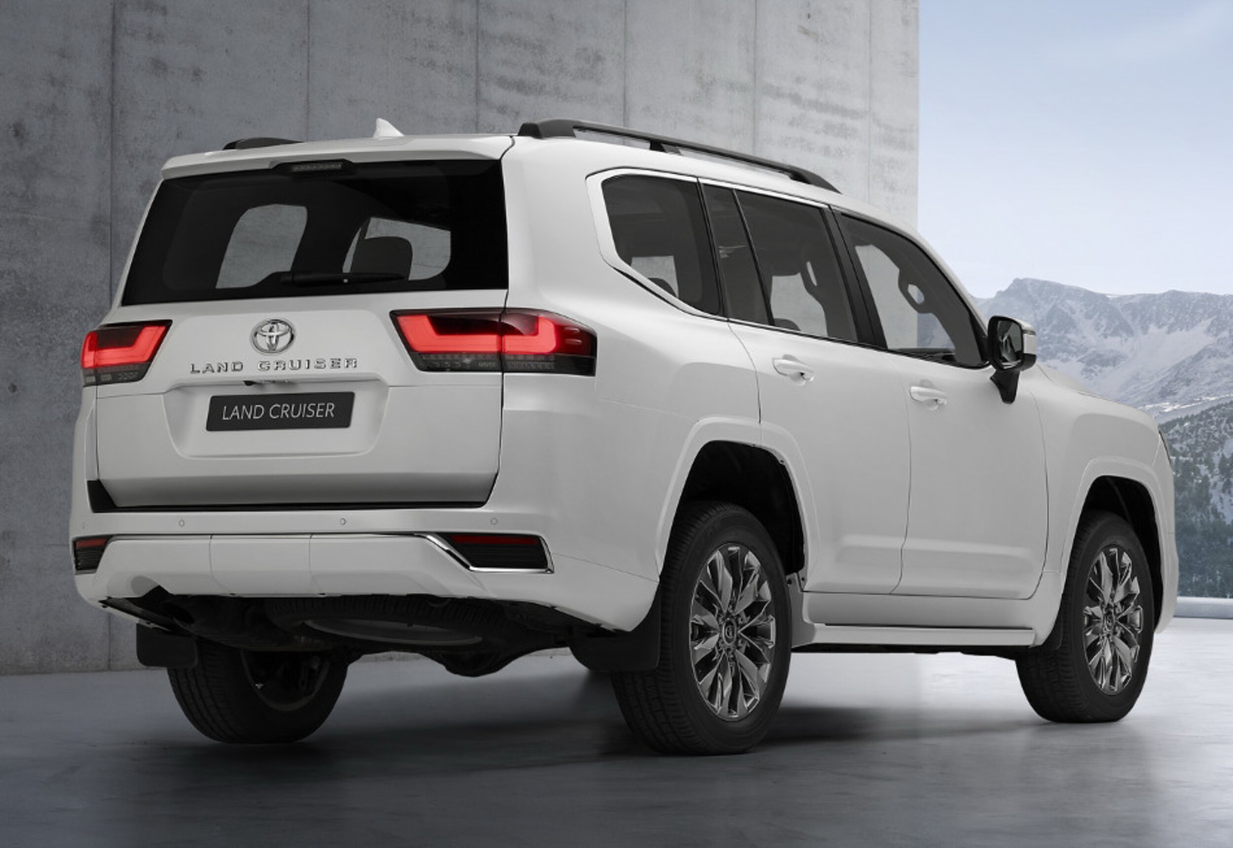 Toyota Land Cruiser 300 - Motor y Racing