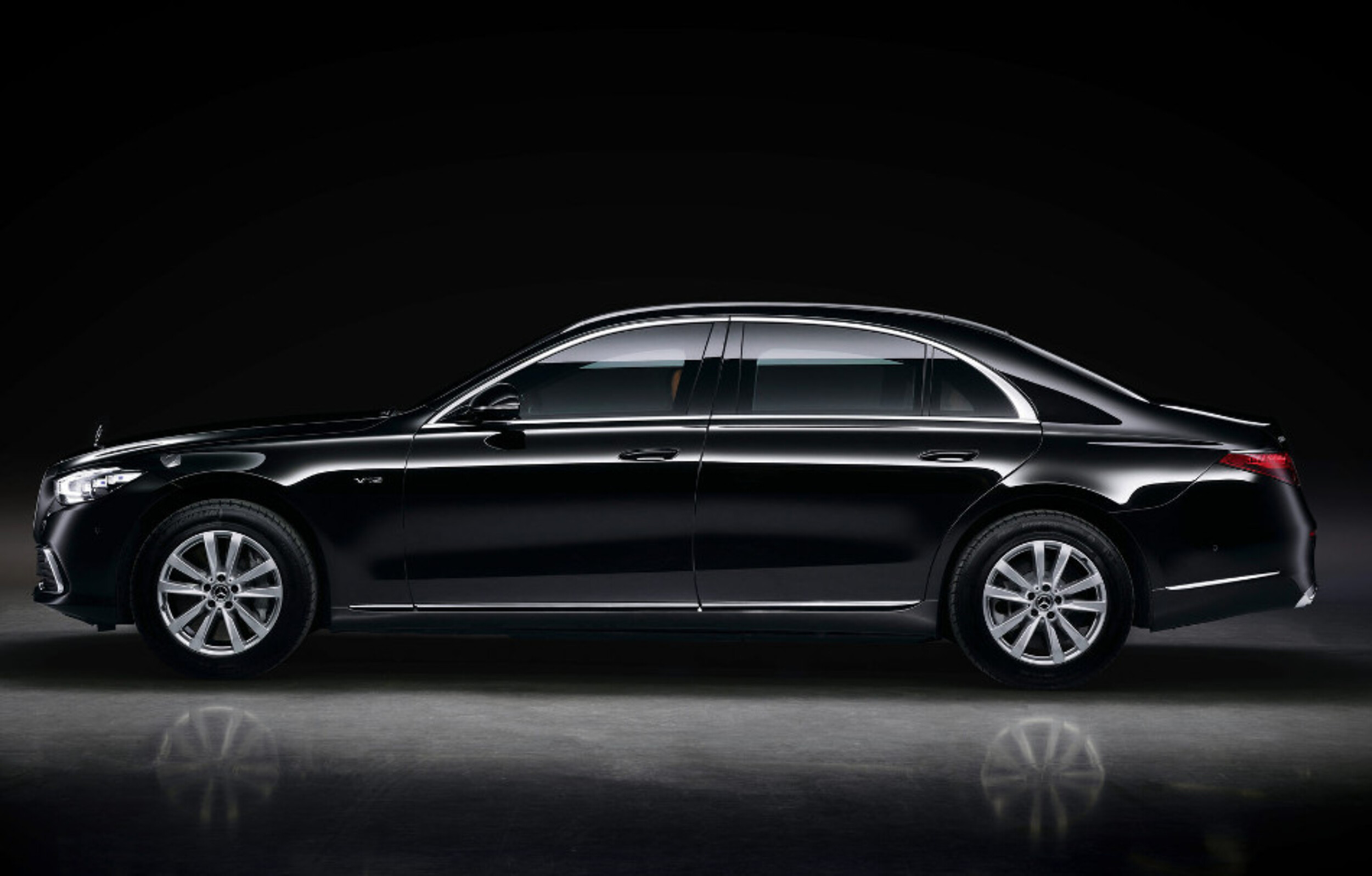 Mercedes-Benz S 680 Guard 4MATIC - Motor y Racing