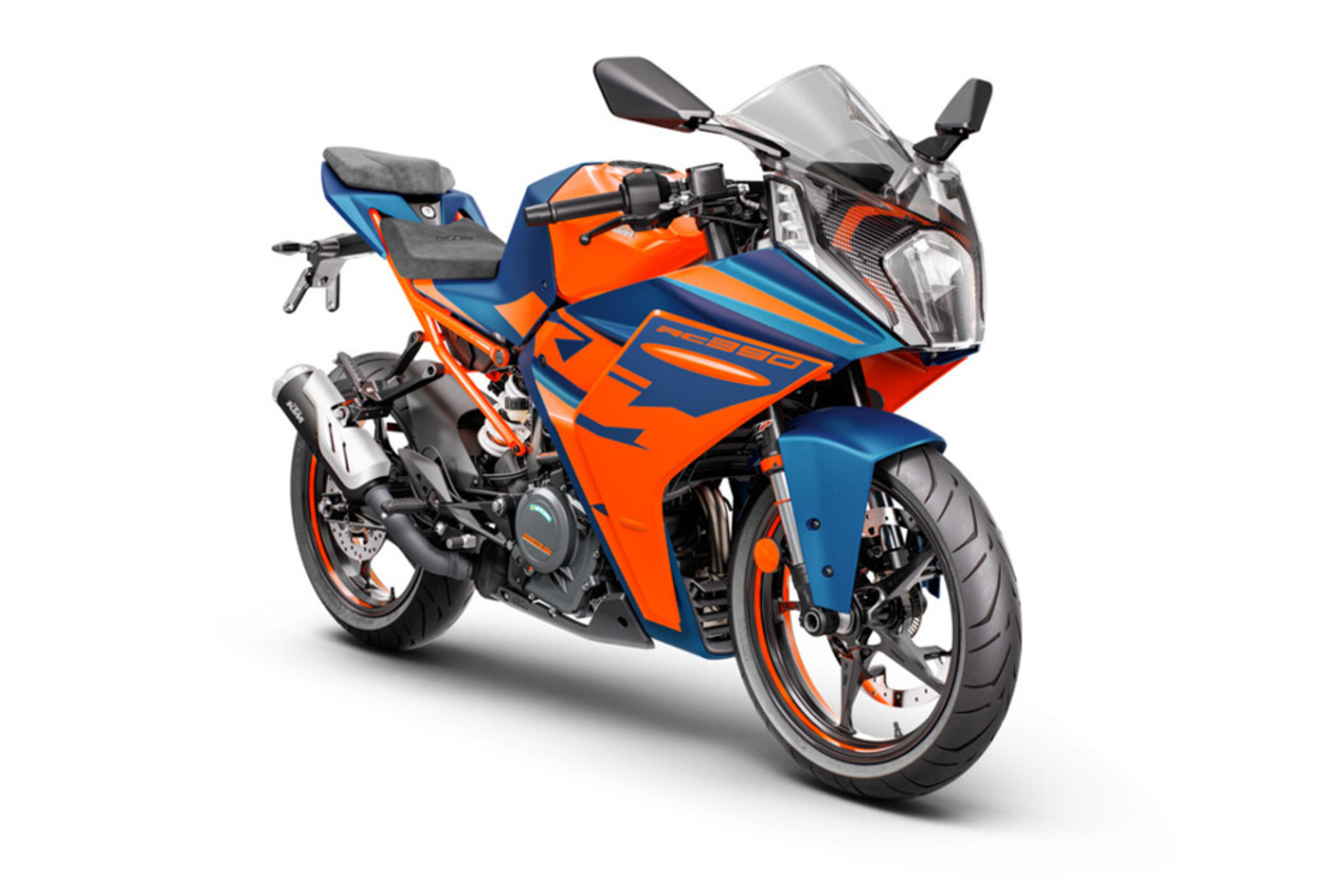Con mejoras y 44 CV llega la nueva KTM RC 390 2022 - Motor y Racing