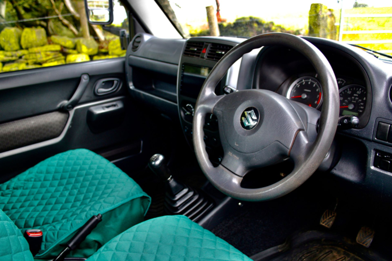 Yomper 4x4 presenta un Jimny convertido en camioneta - Motor y Racing