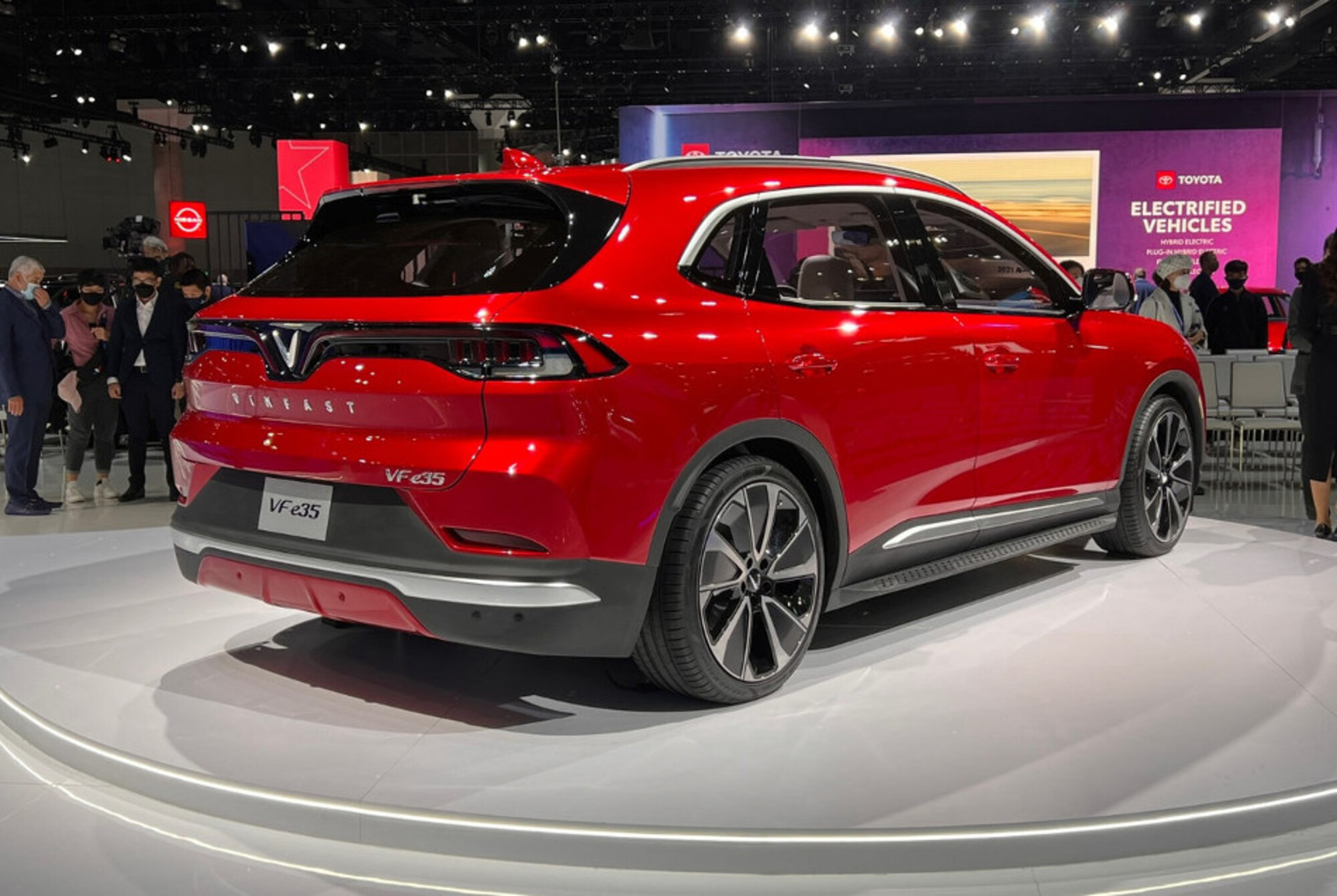 VinFast presentó los modelos e35 y e36 - Motor y Racing