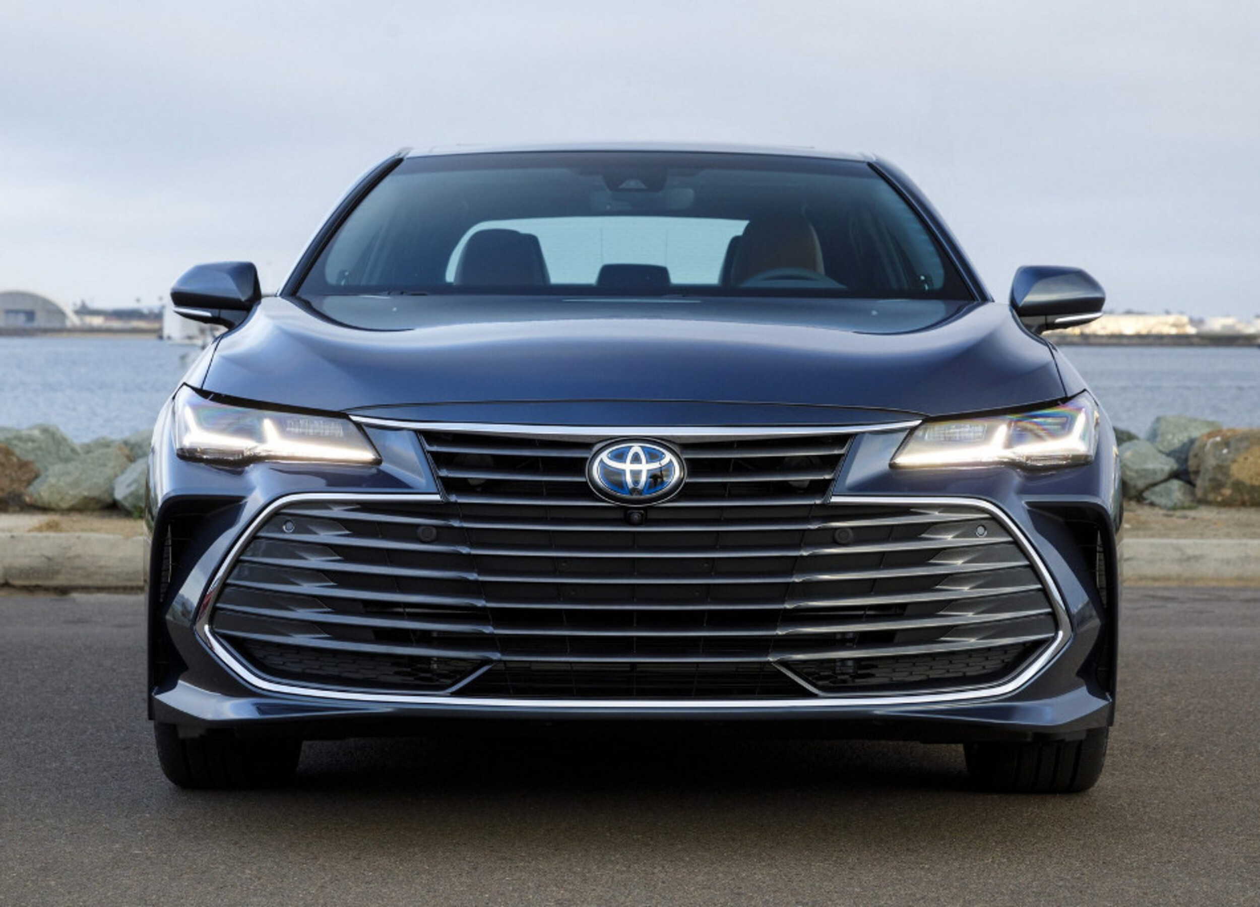 Toyota Avalon 2022 - Motor y Racing
