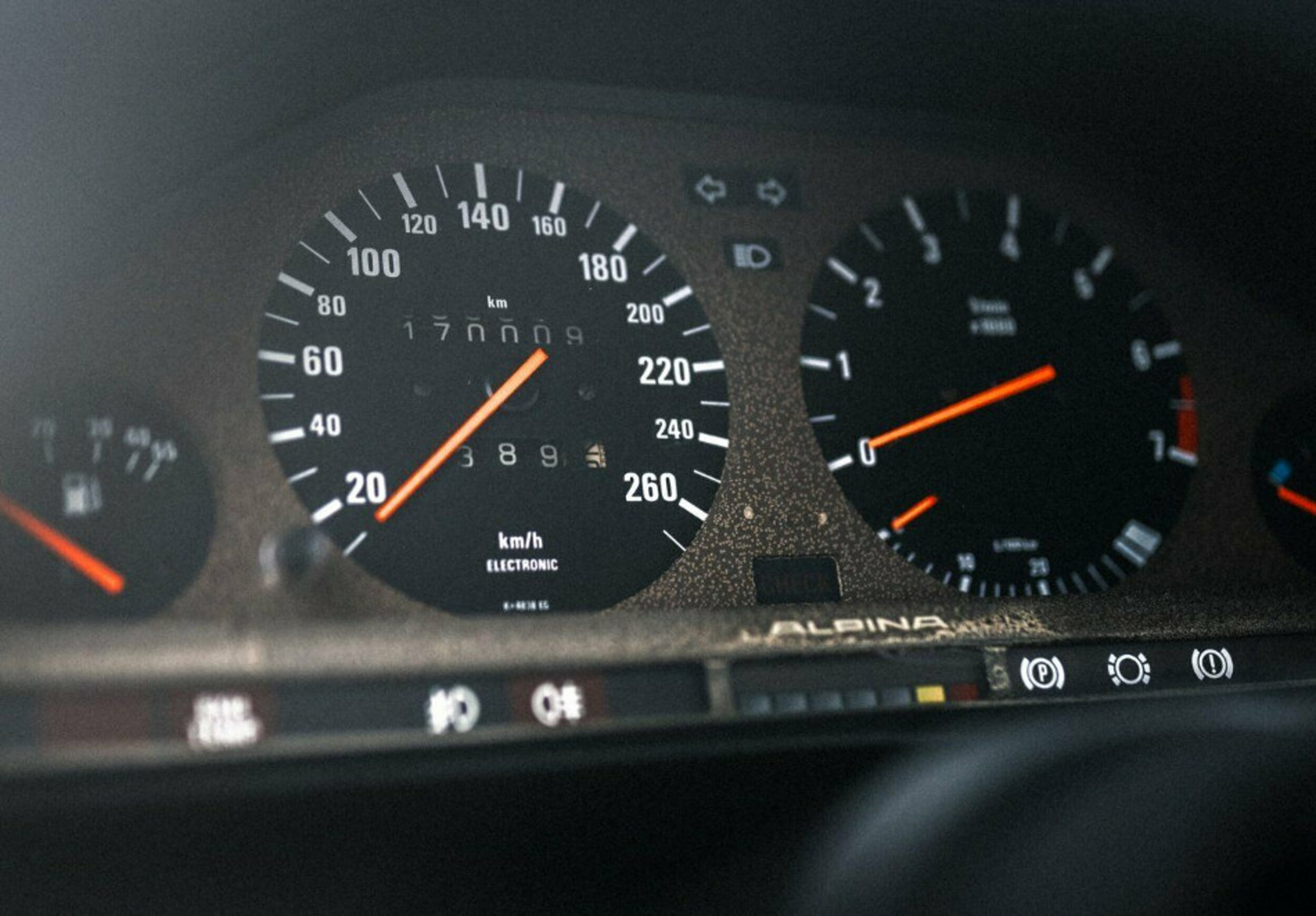 BMW Alpina B6 2.7 - Motor y Racing