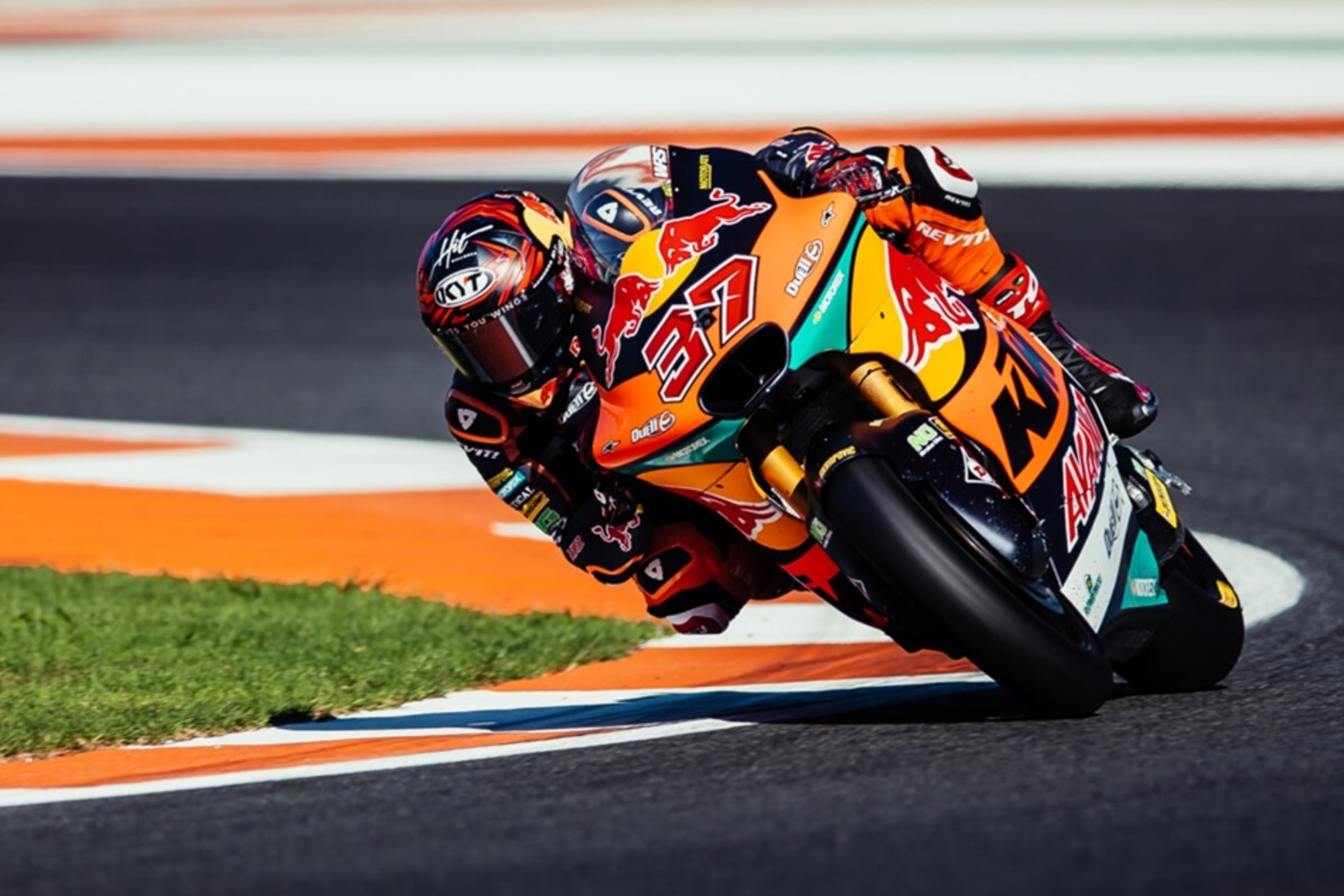 Acosta gana y es rookie con Augusto Fernández campeón - Motor y Racing